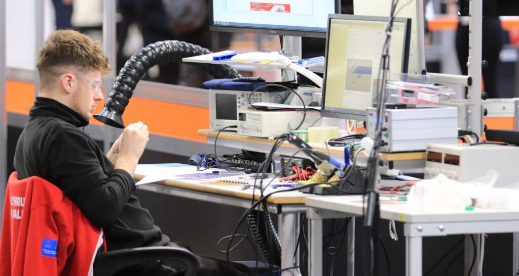Industrial Electronics Competition | WorldSkills UK