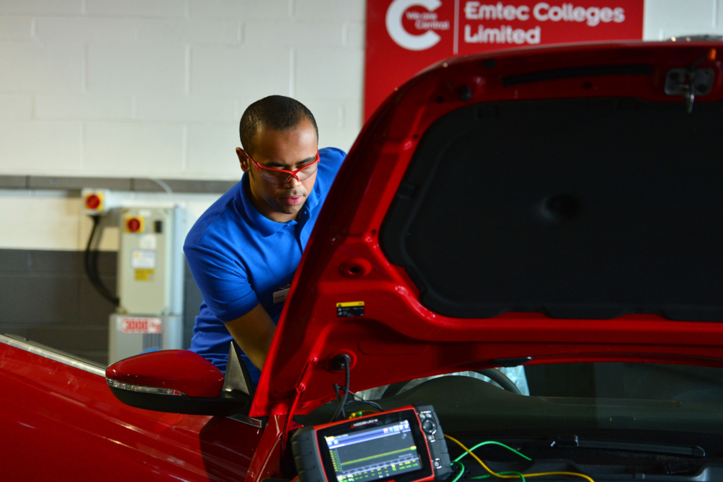 Engine Diagnostics: Light vehicle - WorldSkills UK