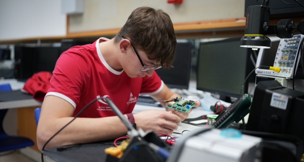Industrial Electronics Competition - WorldSkills UK