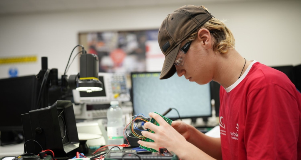 Industrial Electronics Competition - WorldSkills UK