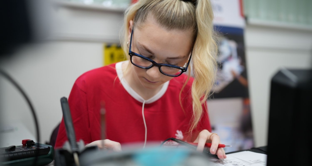 Industrial Electronics Competition - WorldSkills UK